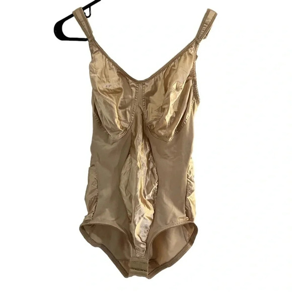 Miraclesuit | Intimates & Sleepwear | Miraclesuit 4d Nude Shapewear ...